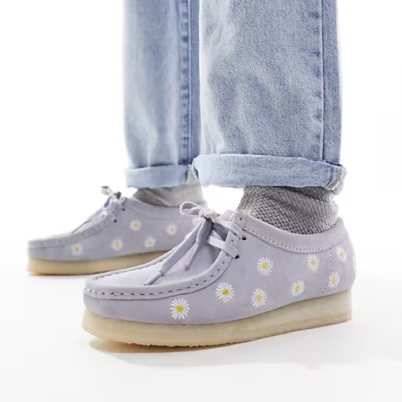 Clarks | Shoes | New Clarks Wallabee Boots In Cloud Grey Flower ...